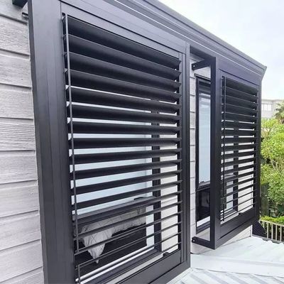 Luar Aluminium Sun Shade Louver Kontrol Cerdas Tanpa Karat Vertikal
